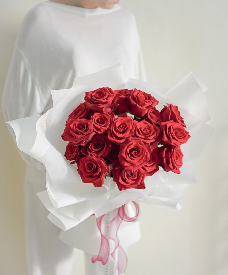 20 Red Ecuador Roses - FRR20